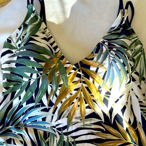 Hurley | Swim | Nwt Hurley Swimsuit Hawaiian Palm Tree Leaves One Piece ...